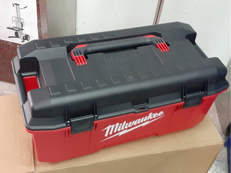 Milwaukee 26" Jobsite Work Box 48-22-8020 Tools In Action Power Tool ...