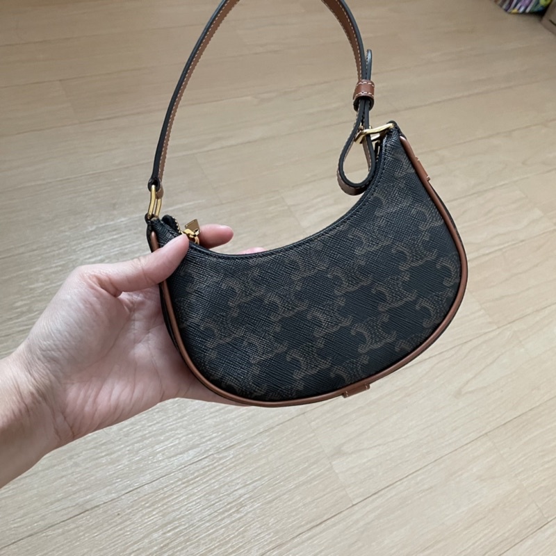 台北/台中面交Celine Mini Ava TRIOMPHE帆布及小牛皮迷你型AVA手袋 黃褐色 二手近全新 | 蝦皮購物