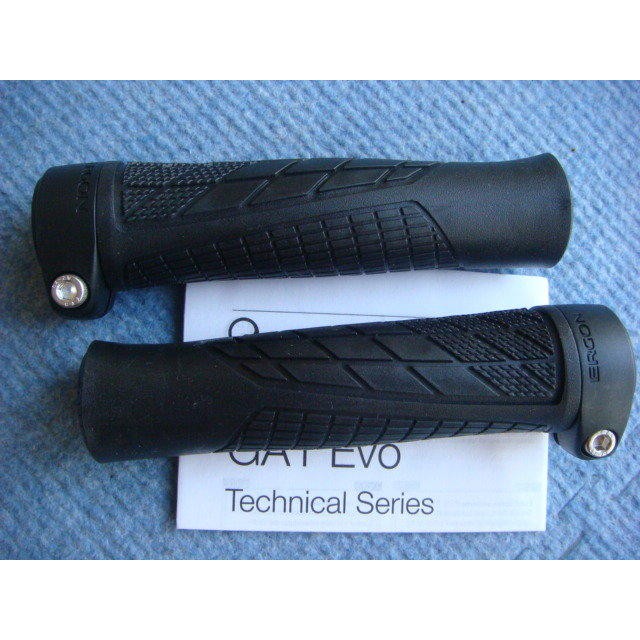 {2+2單車生活}ERGON GA1 Evo 競賽型輕量圓握把 把手套 兩長 120G (VELO GP1 | 蝦皮購物