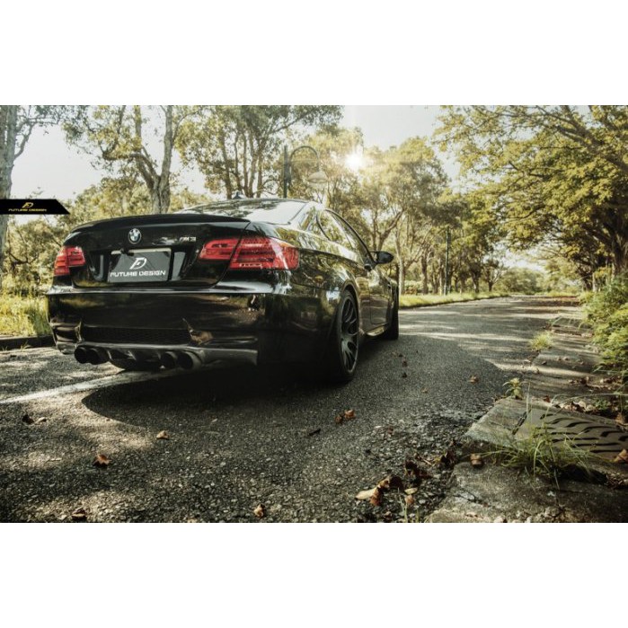 【Future_Design】BMW E90 E92 E93 正 M3 專用 V牌 V款 抽真空 卡夢 後下巴 現貨供應 | 蝦皮購物
