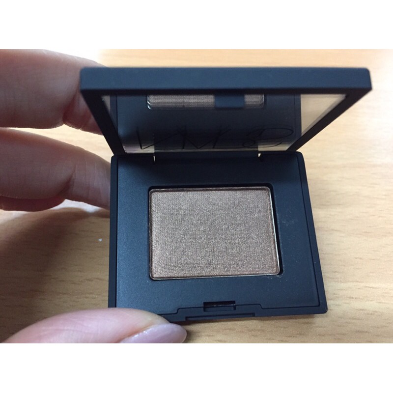 NARS 單色 眼影 咖啡 大地 現貨 FEZ 細緻亮粉 | 蝦皮購物