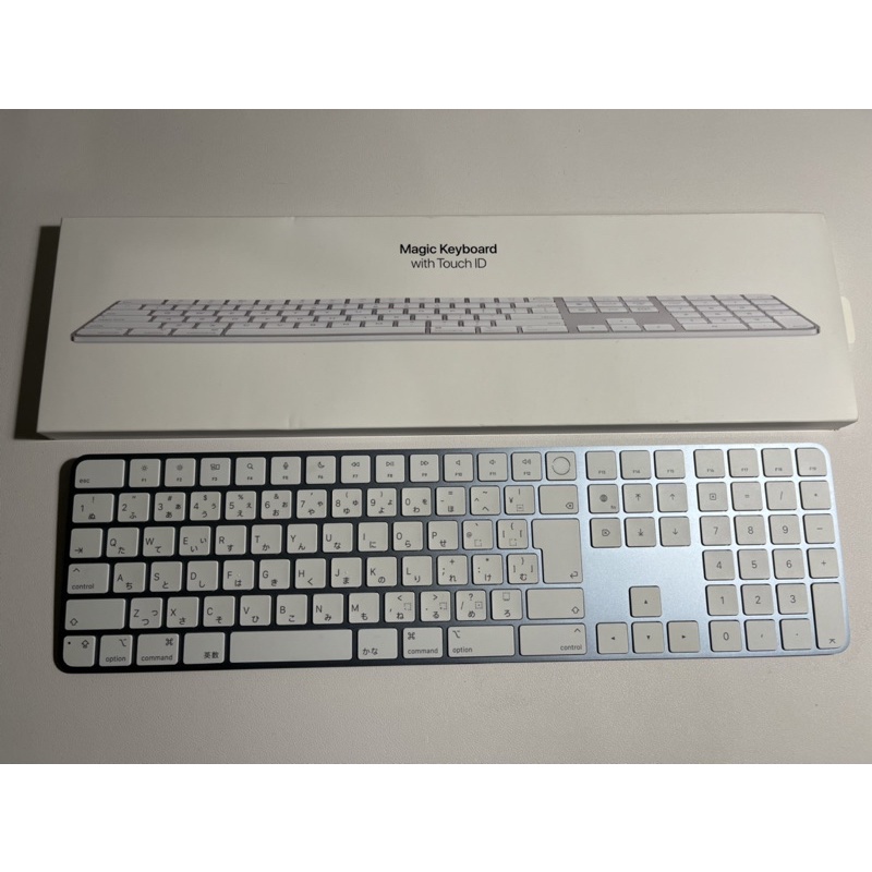 藍色 Magic Keyboard 含 Touch ID 和數字鍵盤的巧控鍵盤 - 日文，原價5290元 | 蝦皮購物