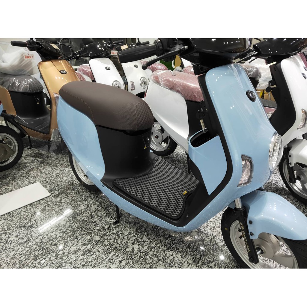 台灣製造👉排水腳踏墊👈 emoving Shine 中華電動車 腳踏墊 機車踏板 排水踏墊 蜂巢踏墊 地墊 地毯 | 蝦皮購物