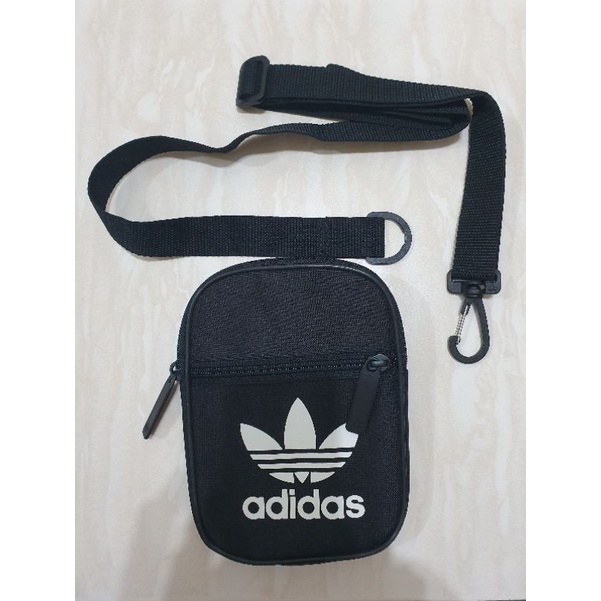 adidas 愛迪達 trefoil 餅乾包 bag 黑色 小腰包 側背包 小包 肩背包 dv2405 | 蝦皮購物