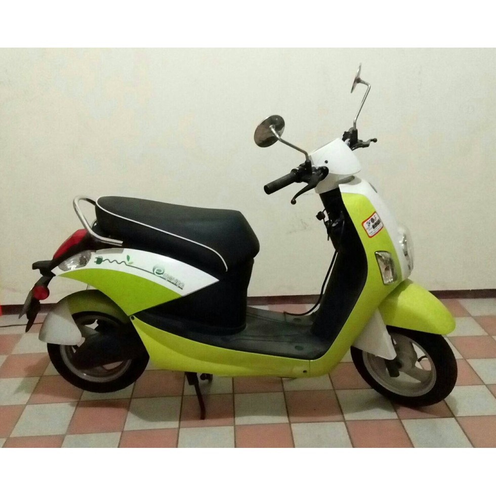 中華電動車 e-moving EM50 EM198 嫩芽綠 青蘋果綠 近全新 只跑過950公里 電動機車 | 蝦皮購物