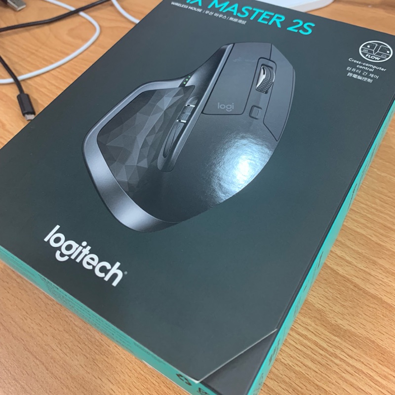 Logitech Mx Master 2S 滑鼠全新盒裝只拿起來拍照 | 蝦皮購物