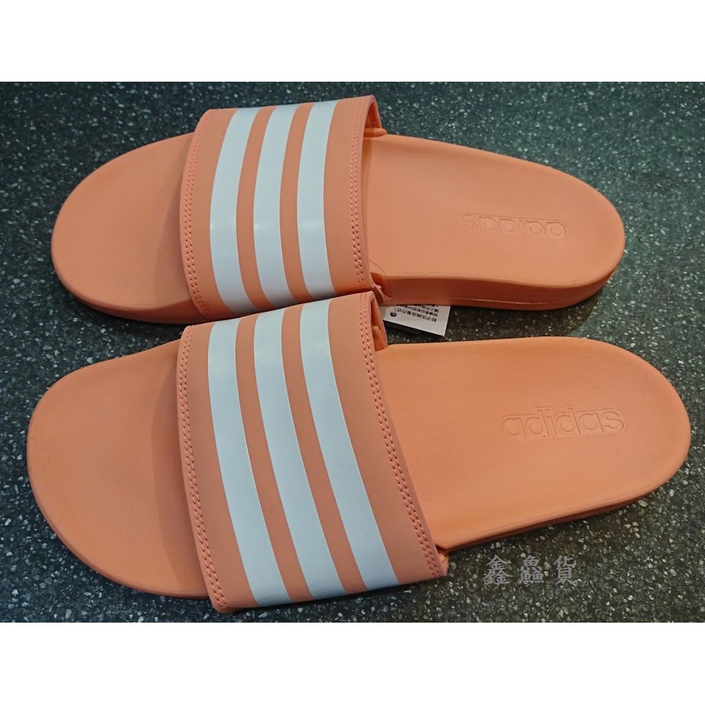 2019 五月 ADIDAS ADILETTE COMFORT 運動 拖鞋 粉橘白 B43528 | 蝦皮購物
