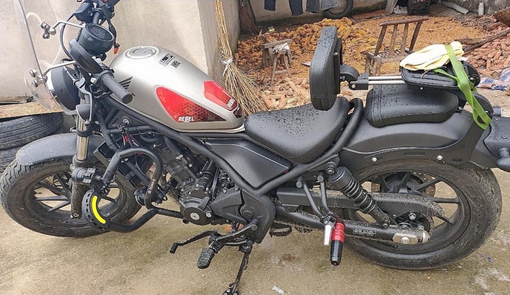 Rebel1100重機叛軍1100適用本田叛逆者REBEL500 CM300 CM500改裝後靠背CM1100折疊靠背 | 蝦皮購物