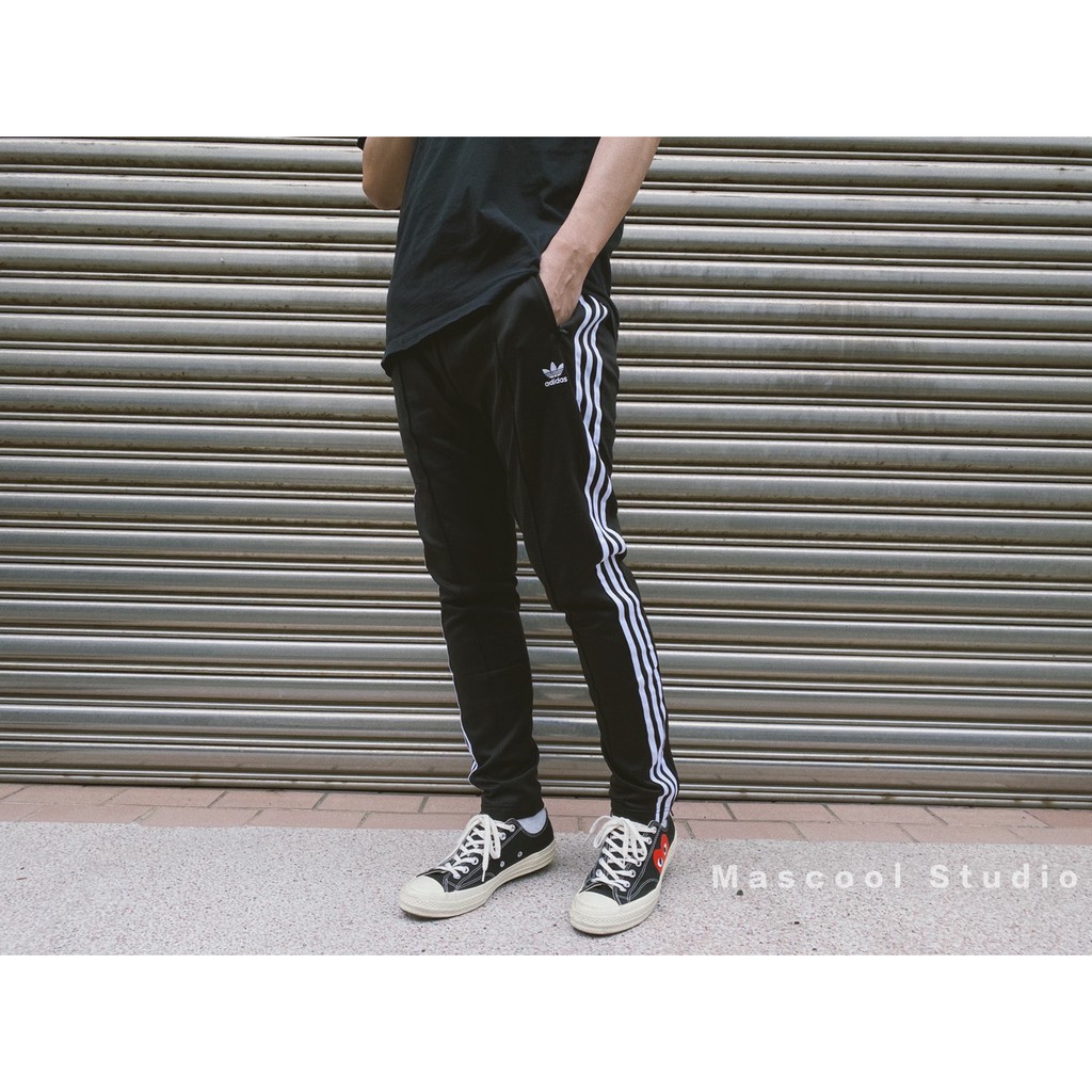【MasCool】Adidas Originals Track Pants 長褲 三線長褲 FM3323 CE2400 | 蝦皮購物