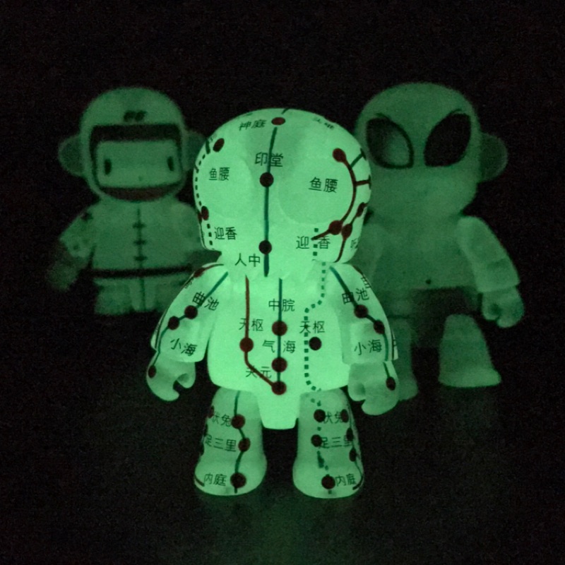 Toy2R Qee collection 夜光系列 限量 聯名 公仔 | 蝦皮購物