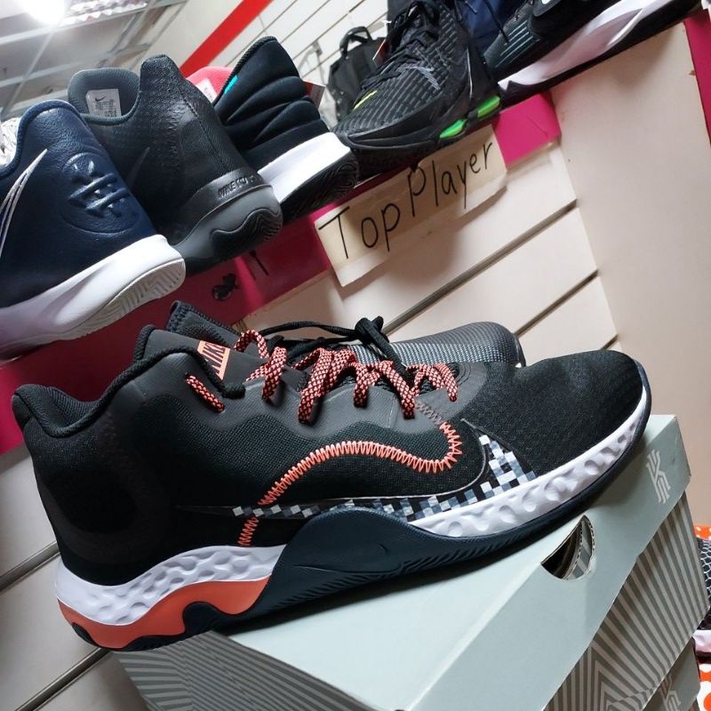 Nike 32公分籃球鞋 超大尺寸喔 us14號 | 蝦皮購物