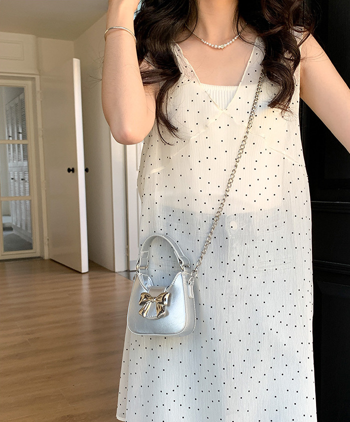 在最美好的年紀，記得浪漫一點A5277韓國ins蝴蝶結鏈條/手提方包 迷你包 小方包 鍊條包 斜跨包 手提包 磁扣包 - BE’KIND ...