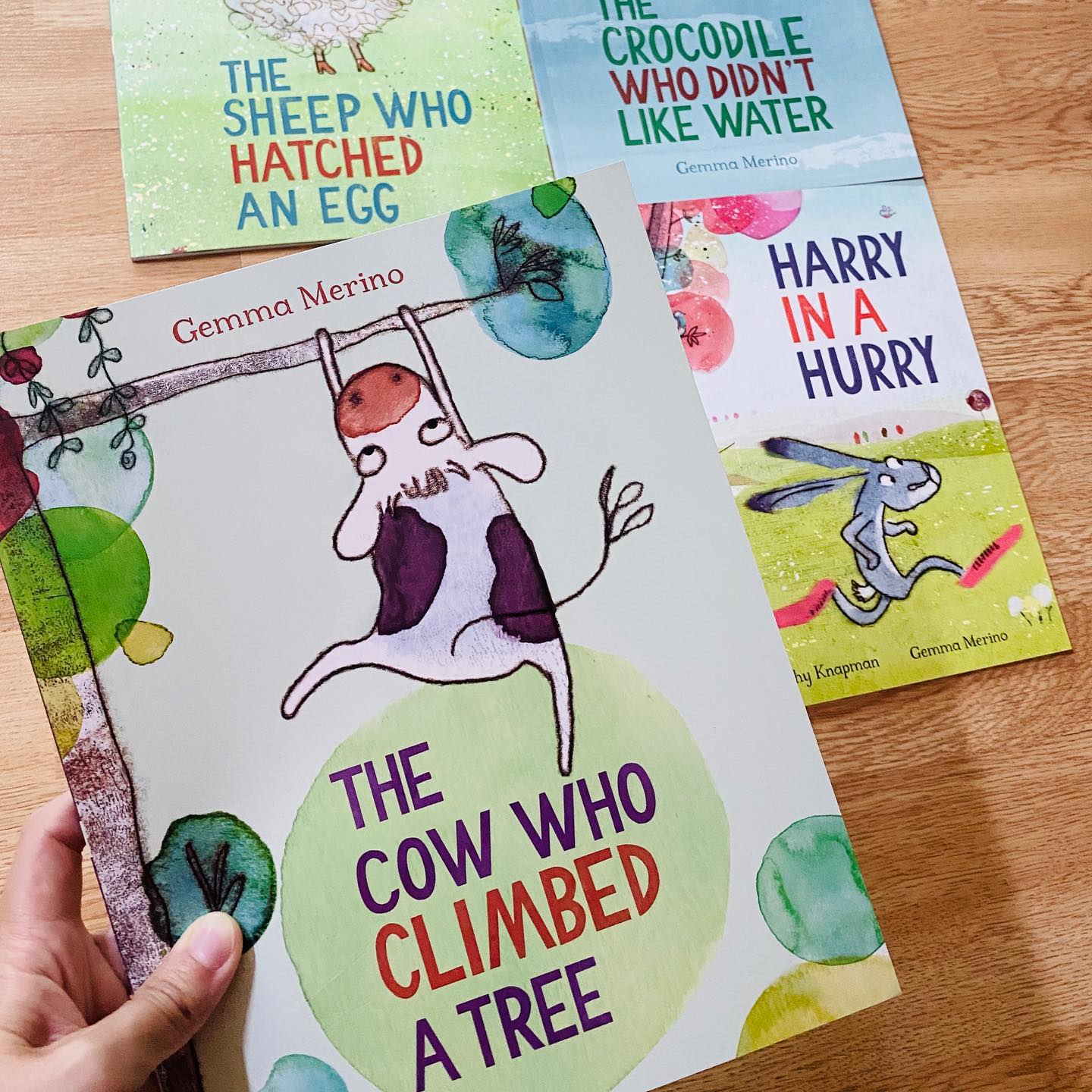 平裝英文繪本The Cow Who Climbed a Tree肯定自我價值勇於嘗試Gemma Merino🍀缺書店 - 缺書店【英文童書繪本 ...